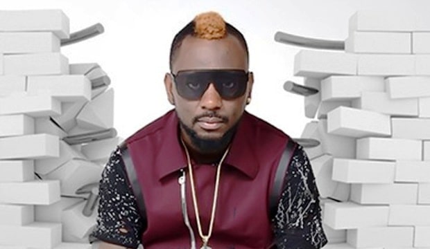 Showbiz: Kédjévara annonce en beauté ses 10 ans de carrière - Africa ...