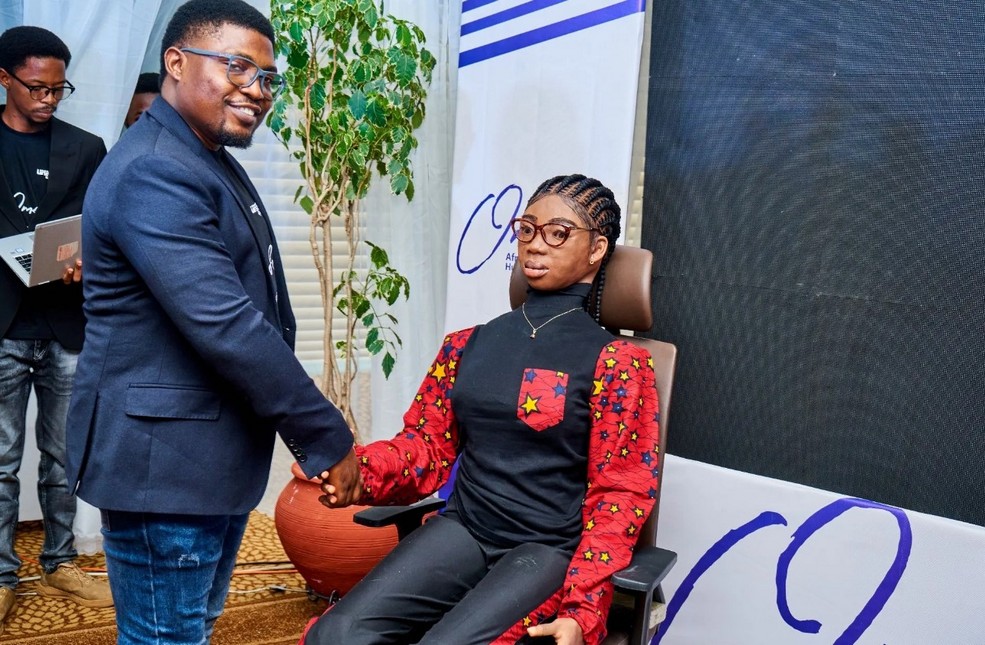 Omeife, un robot africain capable de parler jusqu'à 8 langues