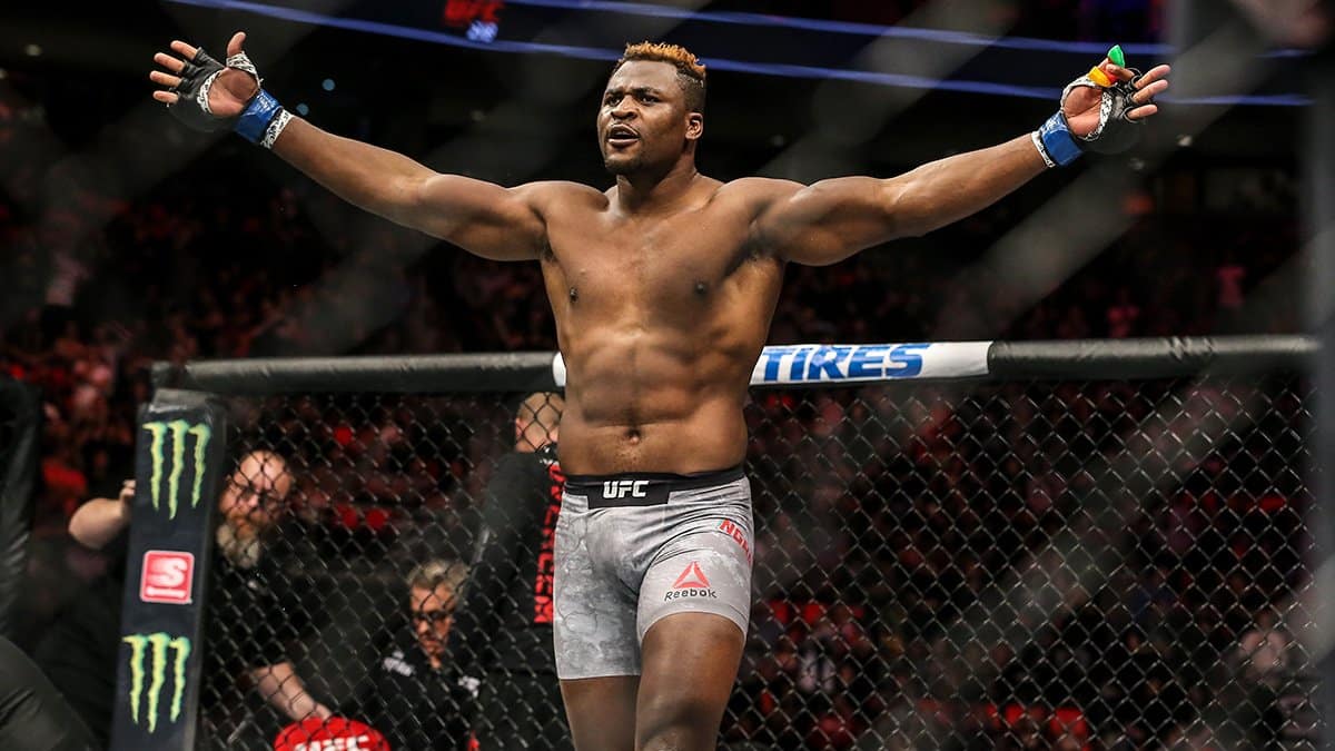 Francis Ngannou hué pour avoir écorché l’hymne du Cameroun